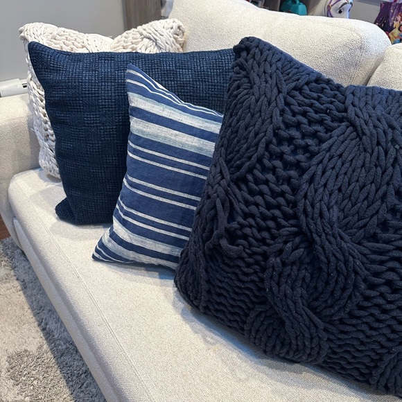 Pottery Barn | Accents | Pottery Barn Colossal Handknit Pillow Navy ...